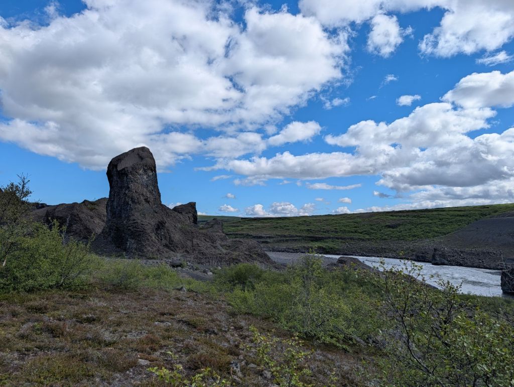 Exploring Iceland's Stunning Highlands: Waterfalls and Hikes
